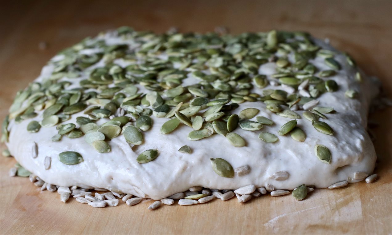 Koldhævede boller med nem surdej opskrift | Dr. Oetker